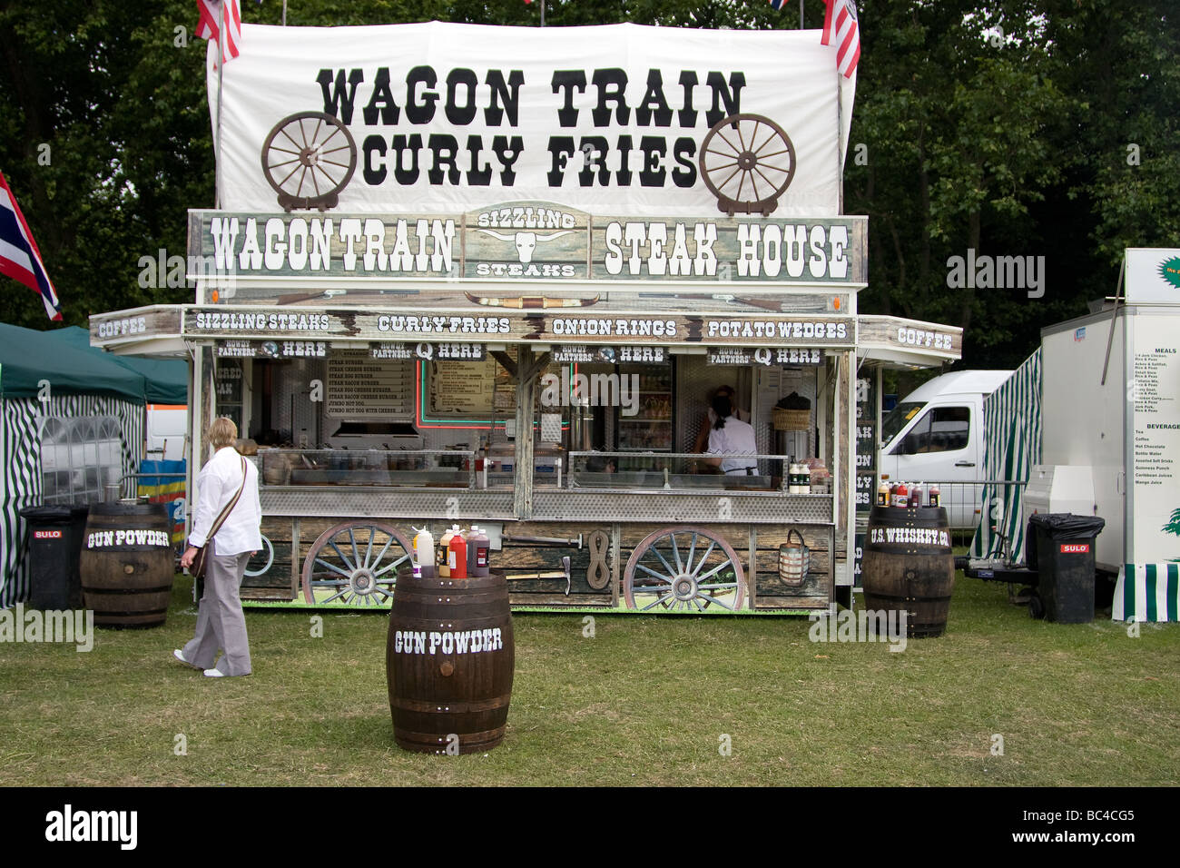 Playing to customers hi-res stock photography and images - Alamy
