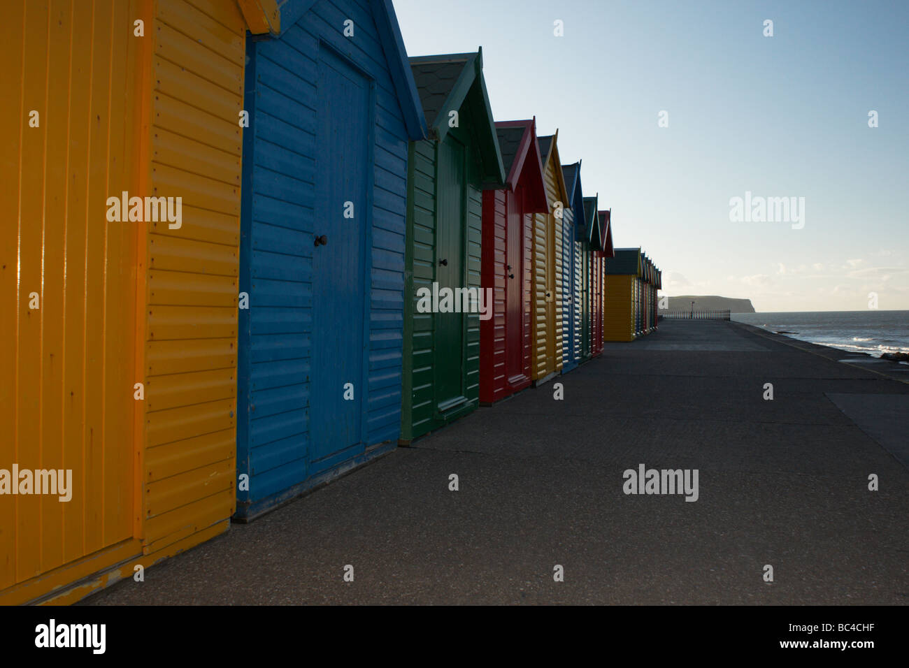 Whitby sea front hi-res stock photography and images - Alamy
