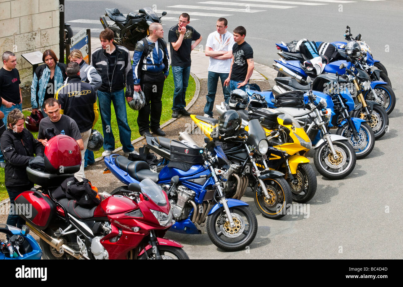 Bikers group hi-res stock photography and images - Alamy