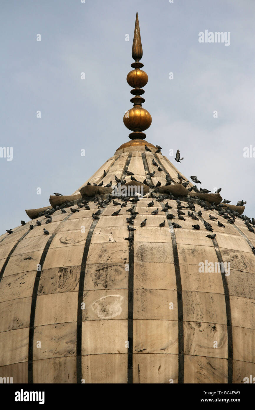 The main dome of the Jama Masjid mosque in New Delhi the largest mosque ...