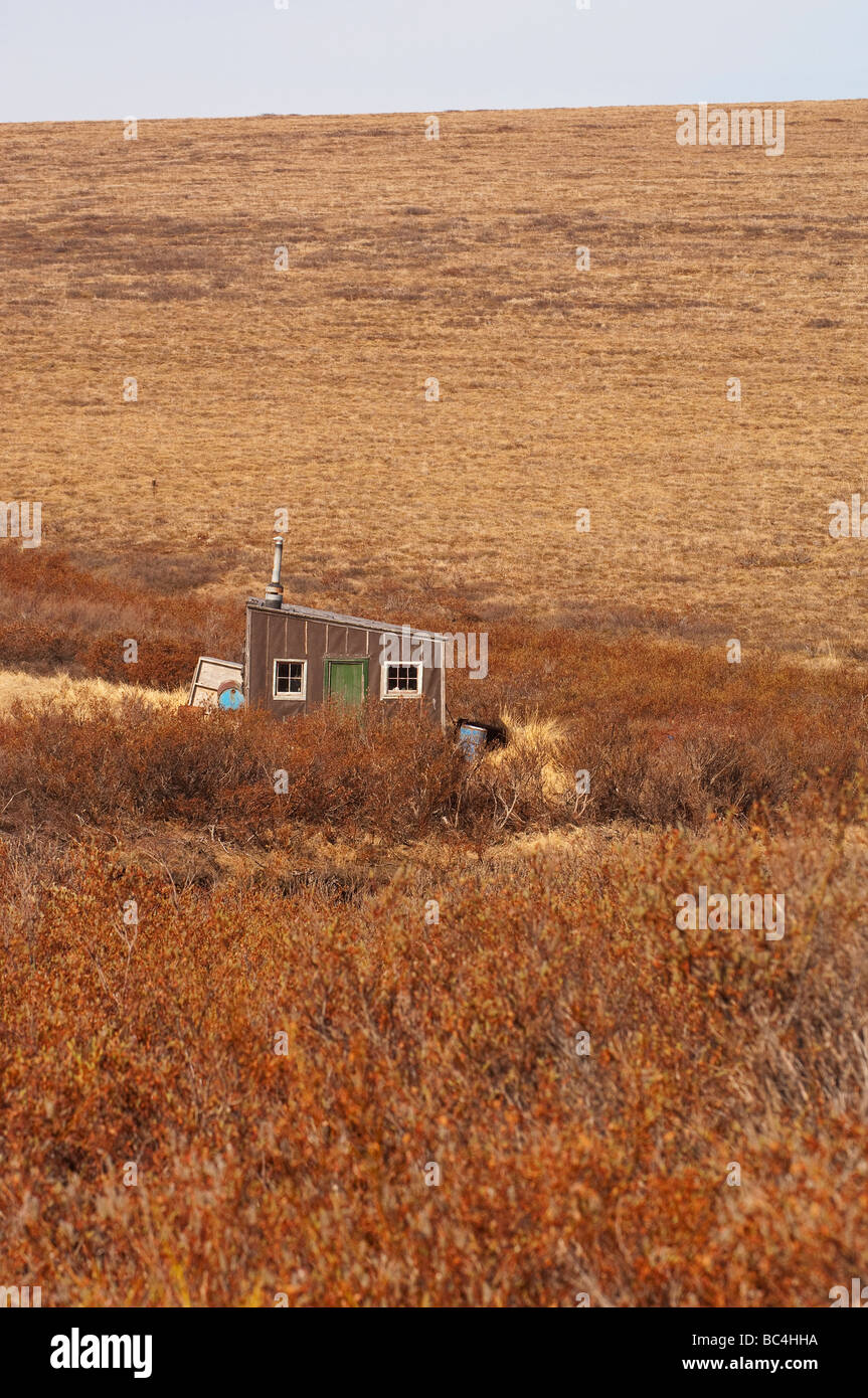A CABIN ON THE ALASKAN TUNDRA Stock Photo - Alamy