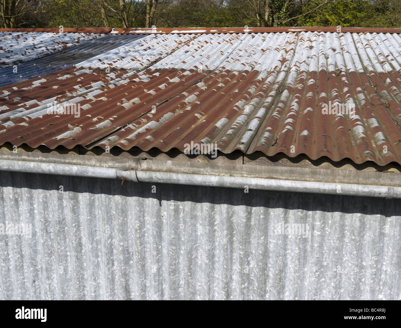 Rusty corrugated metal roof panel hi-res stock photography and images ...
