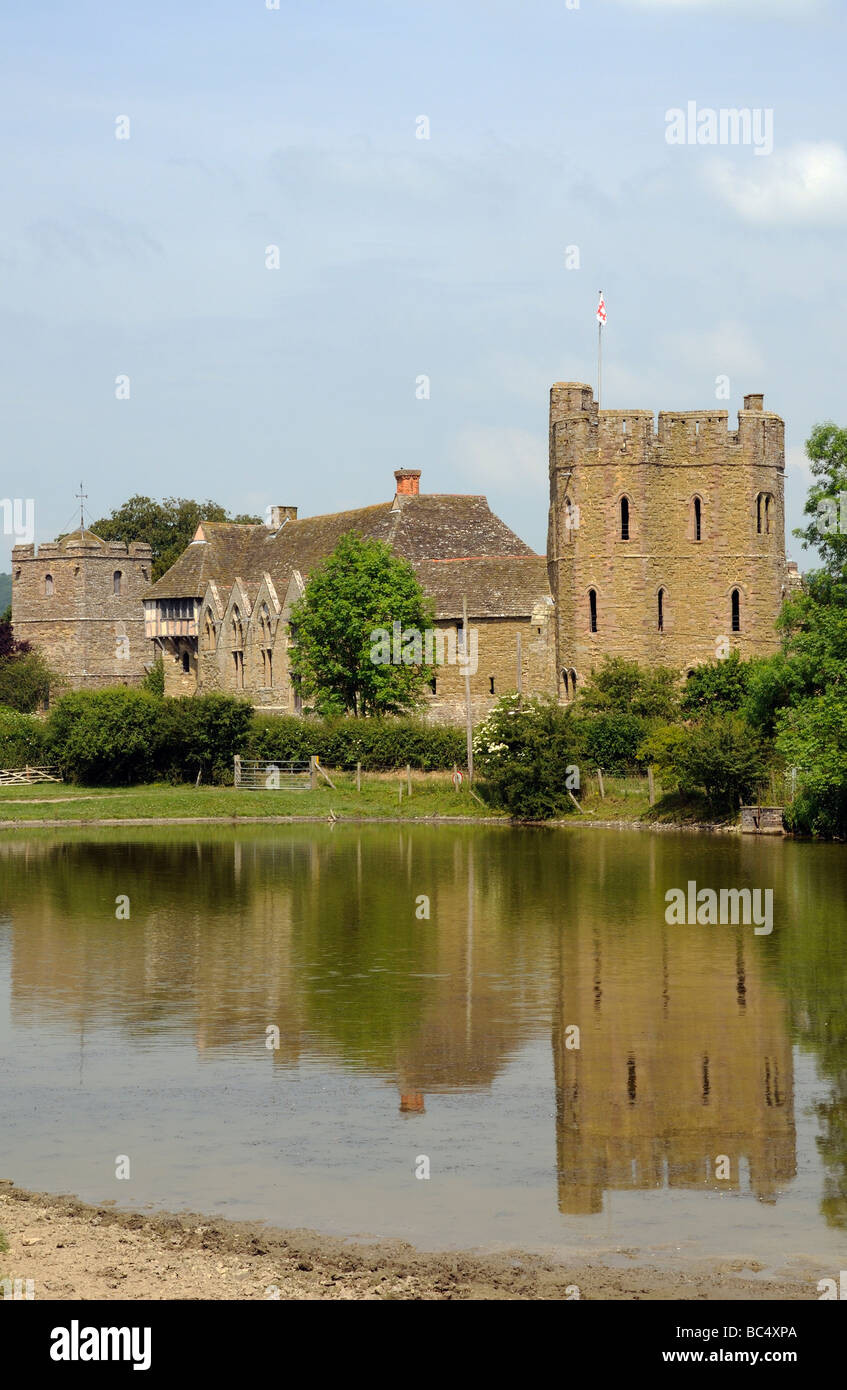 Historic stokesay castle hi-res stock photography and images - Alamy