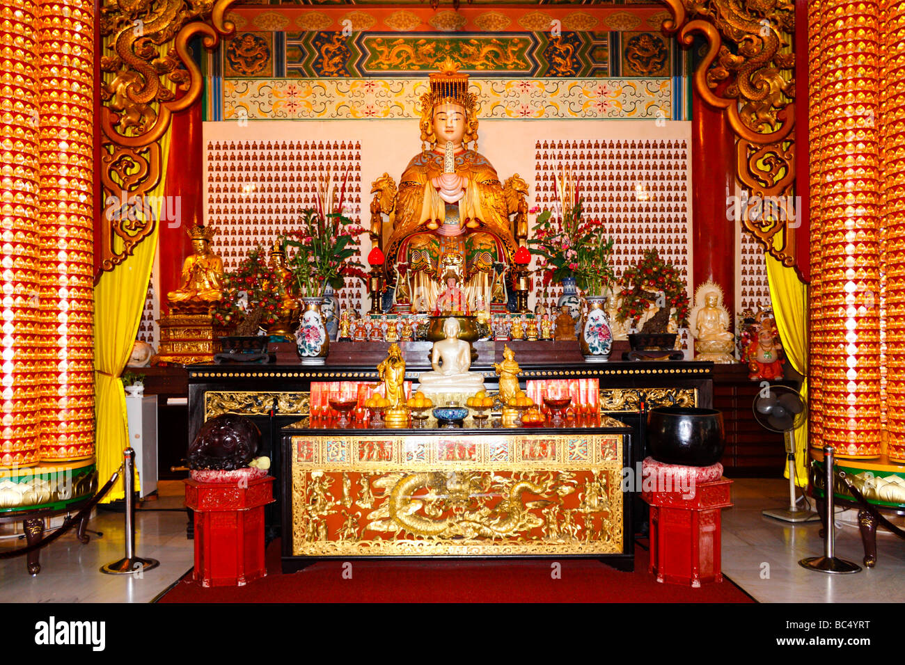 Altar in the Thean Hou Temple in Kuala Lumpur Stock Photo - Alamy