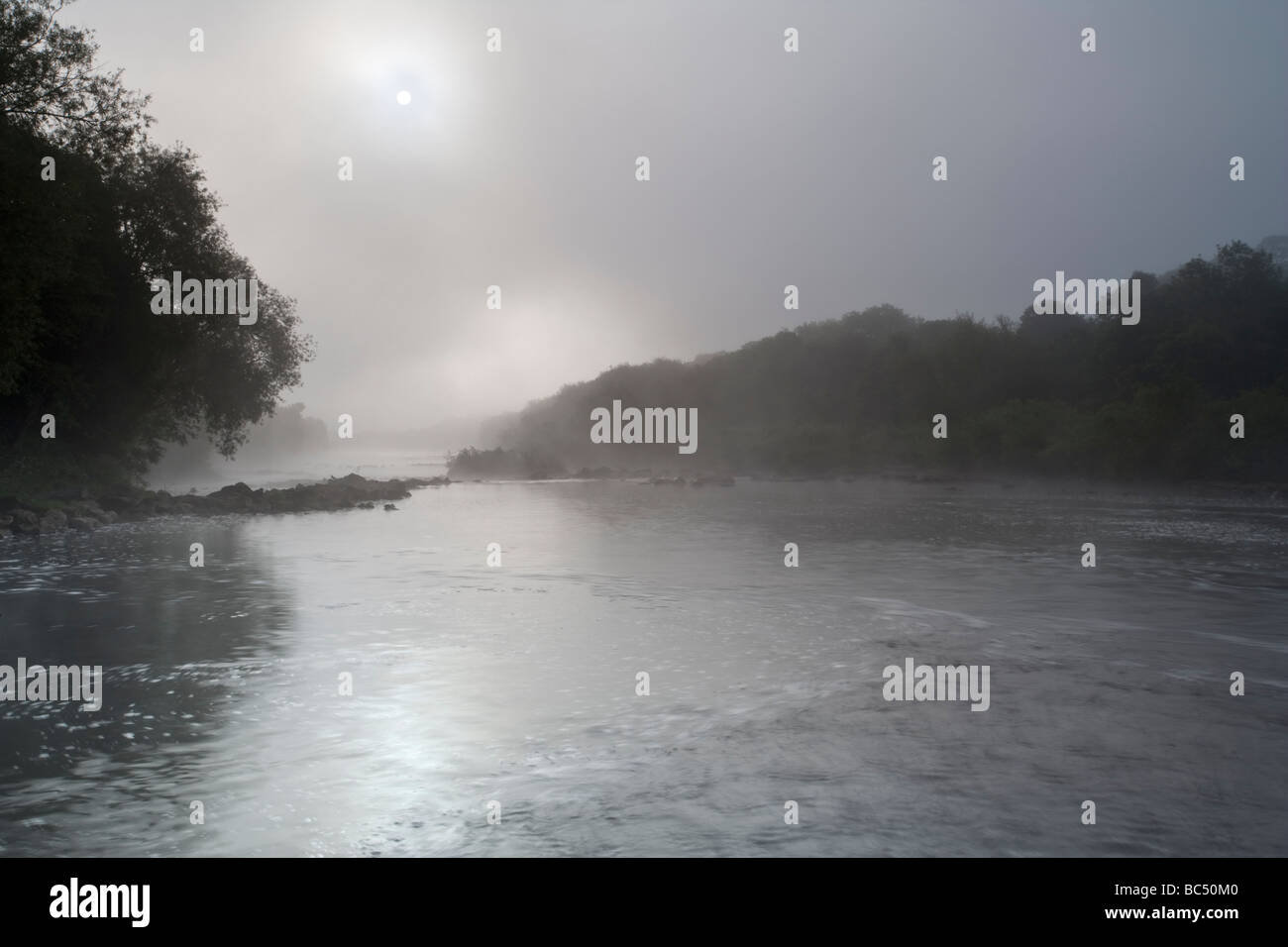 Mist rising over river hi-res stock photography and images - Alamy