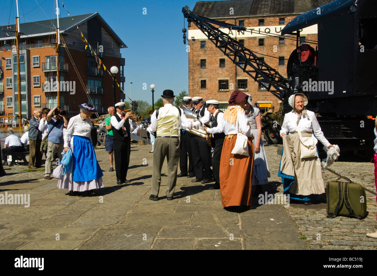 Dixie band in traditional costumes at Gloucester docks Stock Photo - Alamy