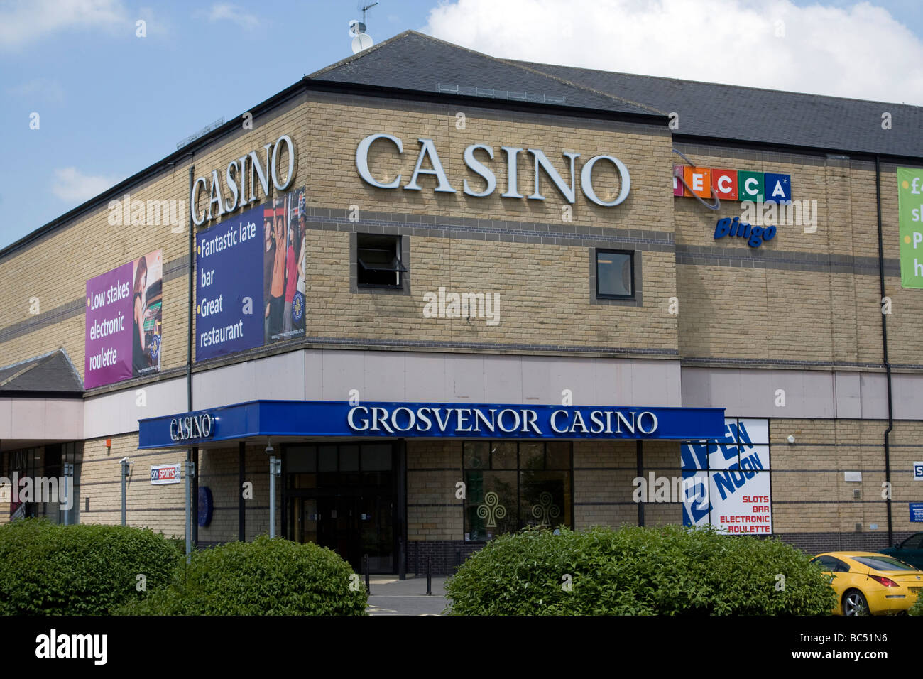 Betting shops in england hi-res stock photography and images - Alamy