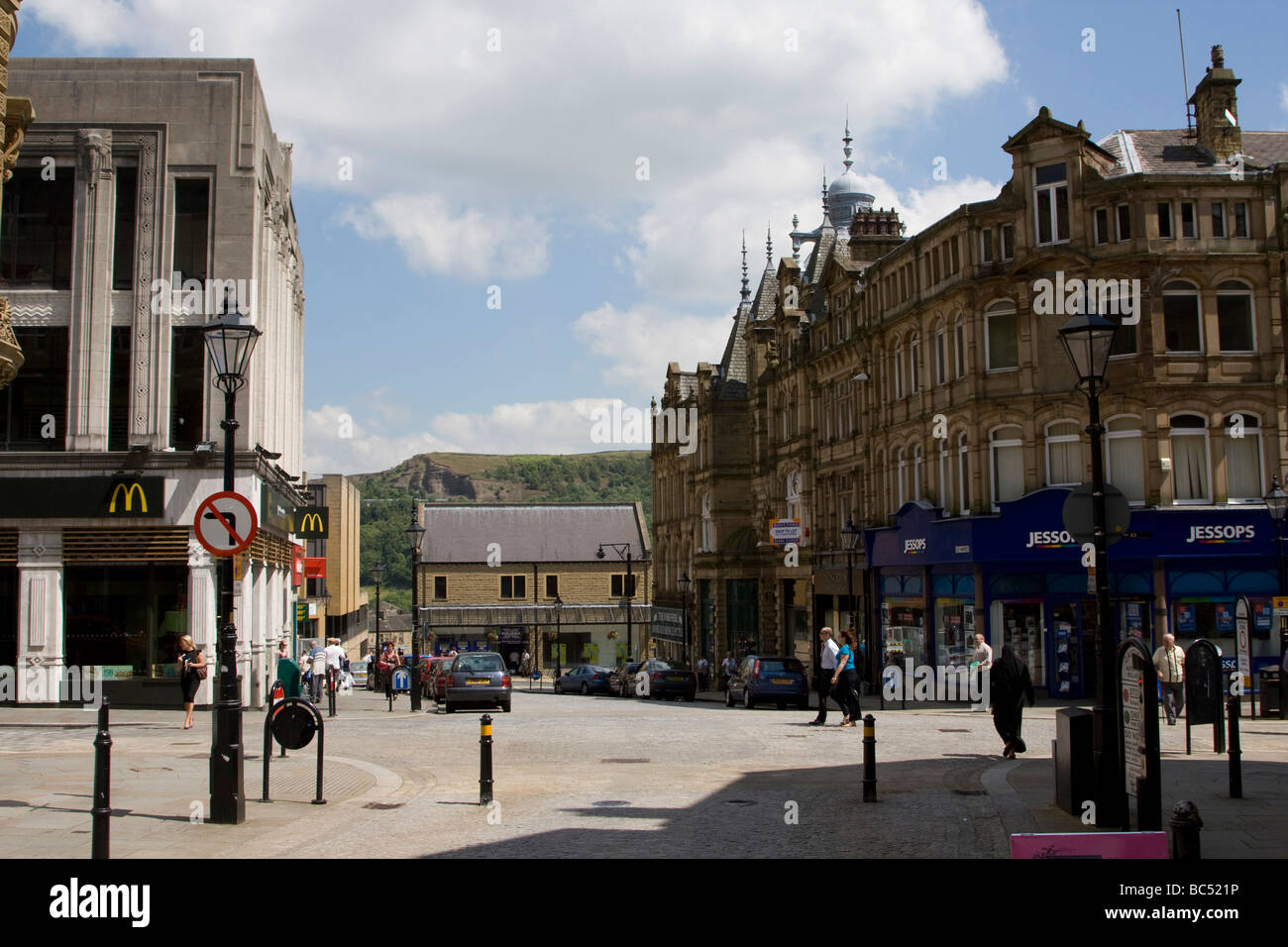 Halifax Town Centre Shopping Centre Stock Photos & Halifax Town Centre ...