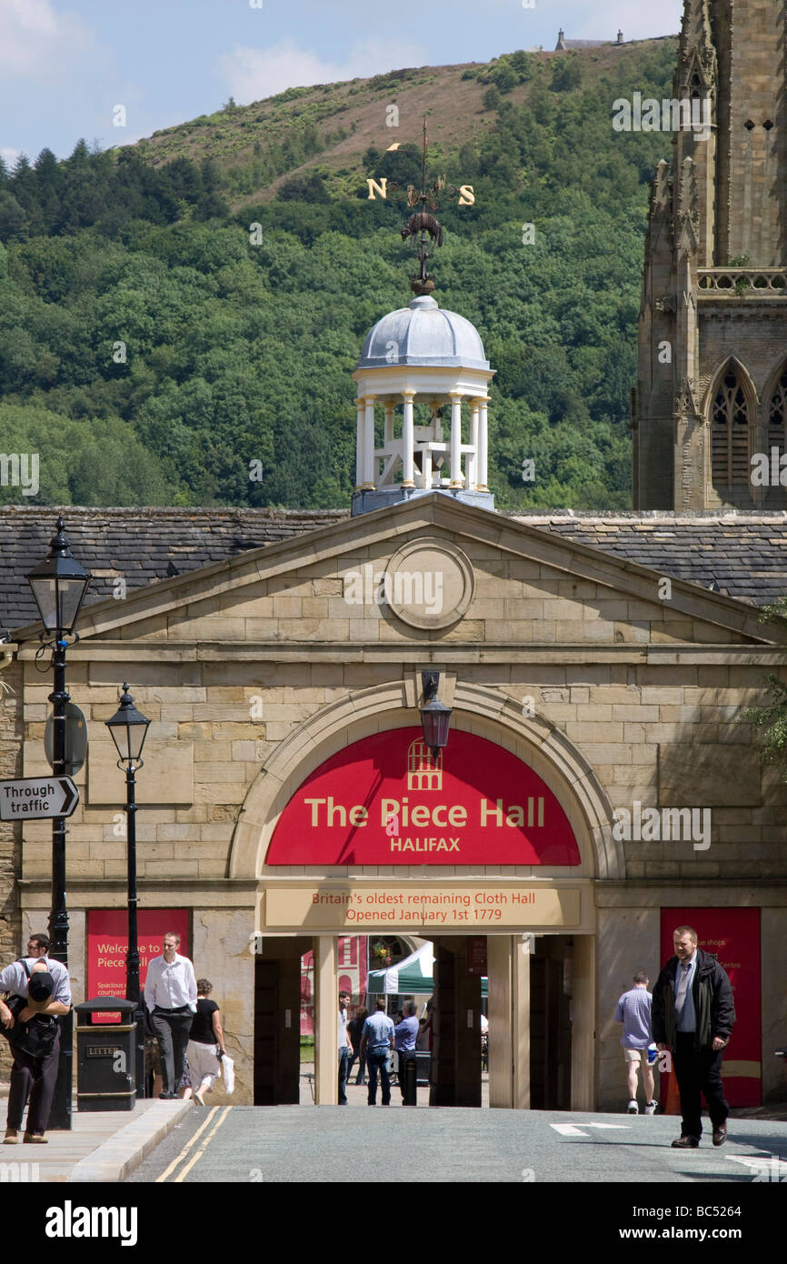 The Piece Hall Halifax Stock Photos & The Piece Hall Halifax Stock ...