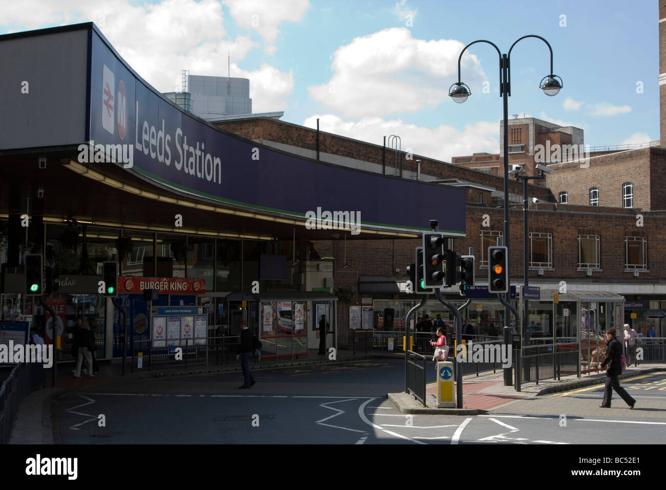 Leeds city centre leeds station hi-res stock photography and images - Alamy