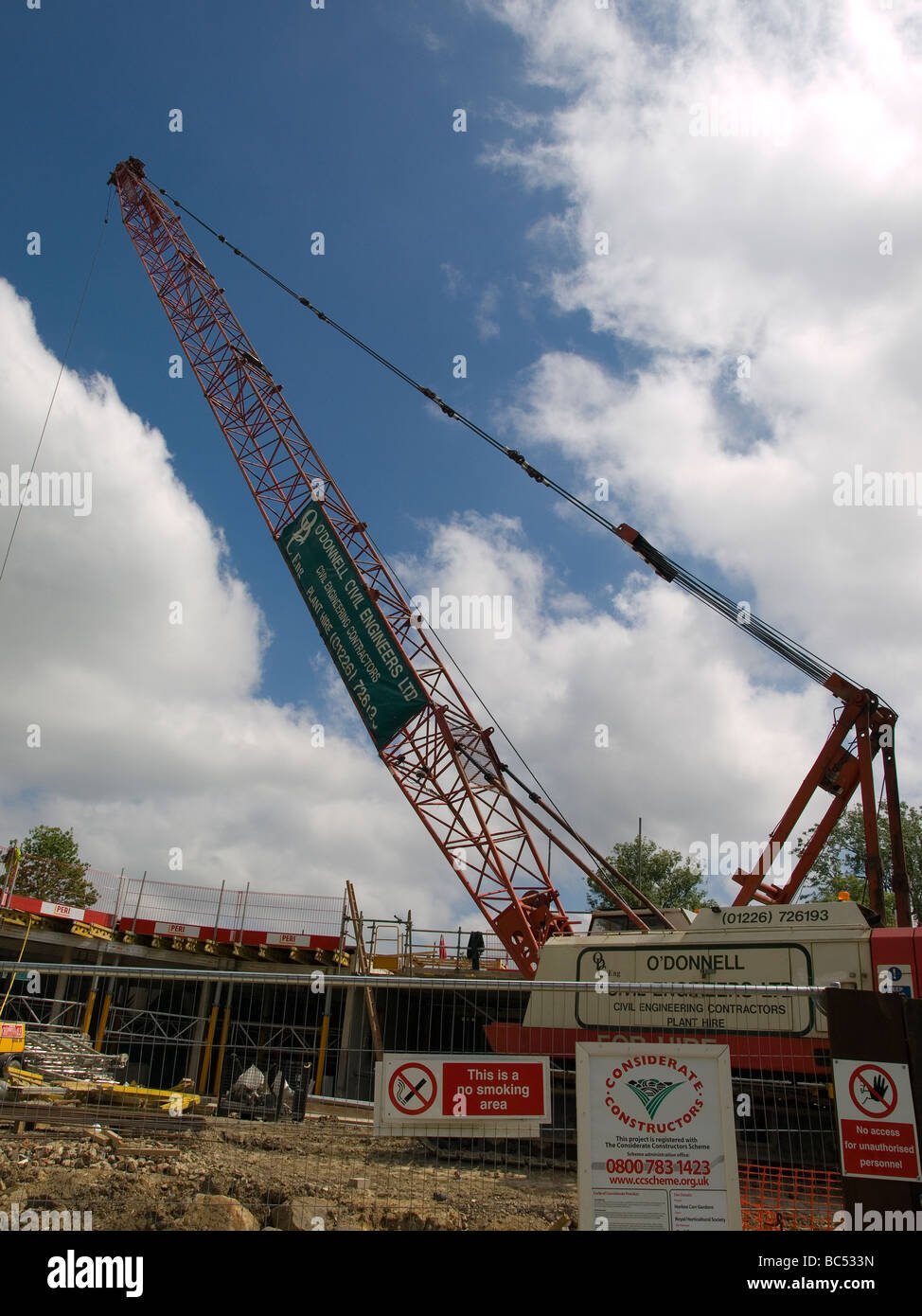 Crawler crane hi-res stock photography and images - Alamy