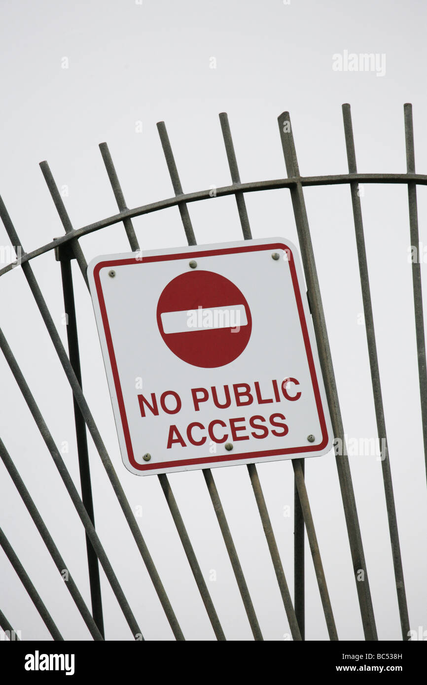 No public access sign hi-res stock photography and images - Alamy