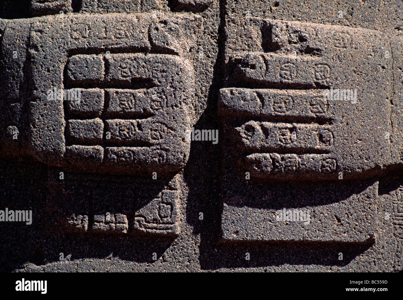The ponce monolith tiwanaku hi-res stock photography and images - Alamy