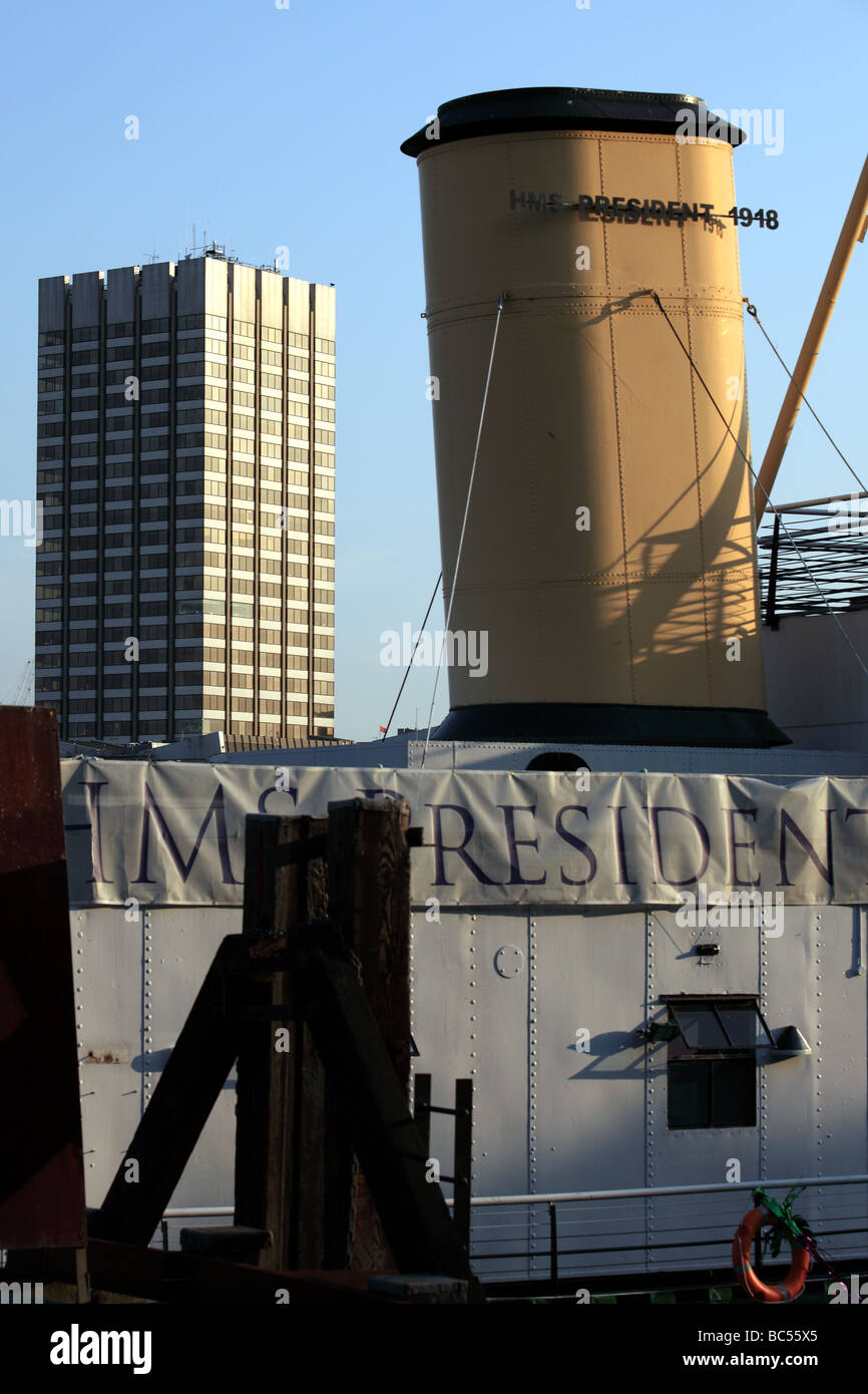Hms president hi-res stock photography and images - Alamy
