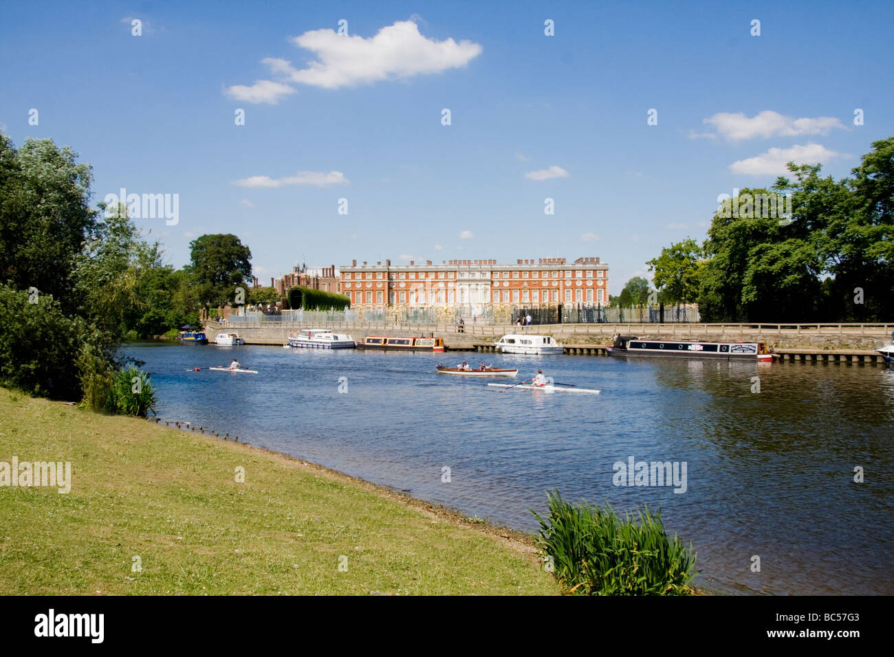 Hampton Court Palace London England Stock Photo - Alamy