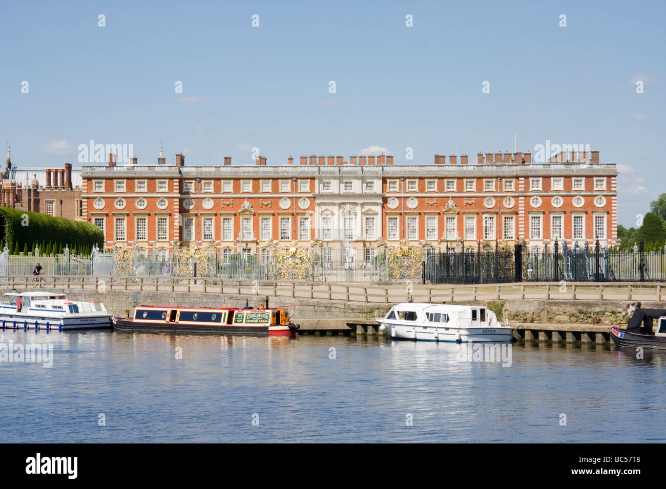 Hampton Court Palace London England Stock Photo - Alamy