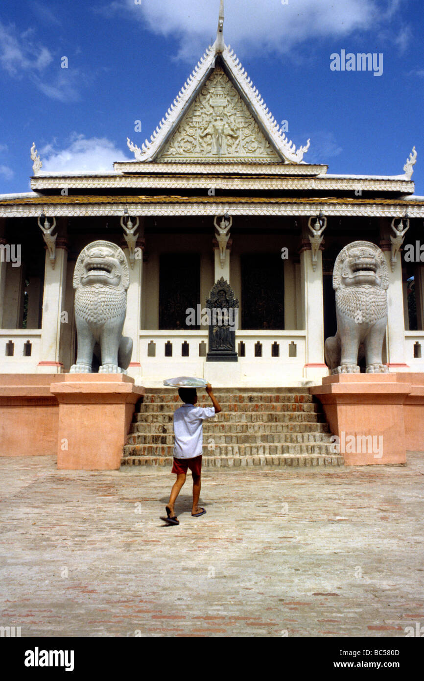 cambodia Royal building Phnom Penh Stock Photo - Alamy