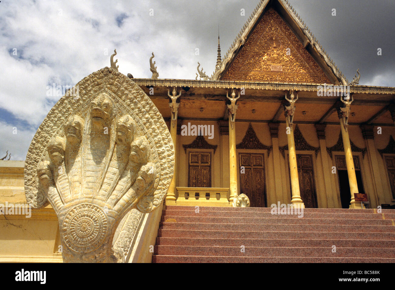 cambodia Royal building Phnom Penh Stock Photo - Alamy