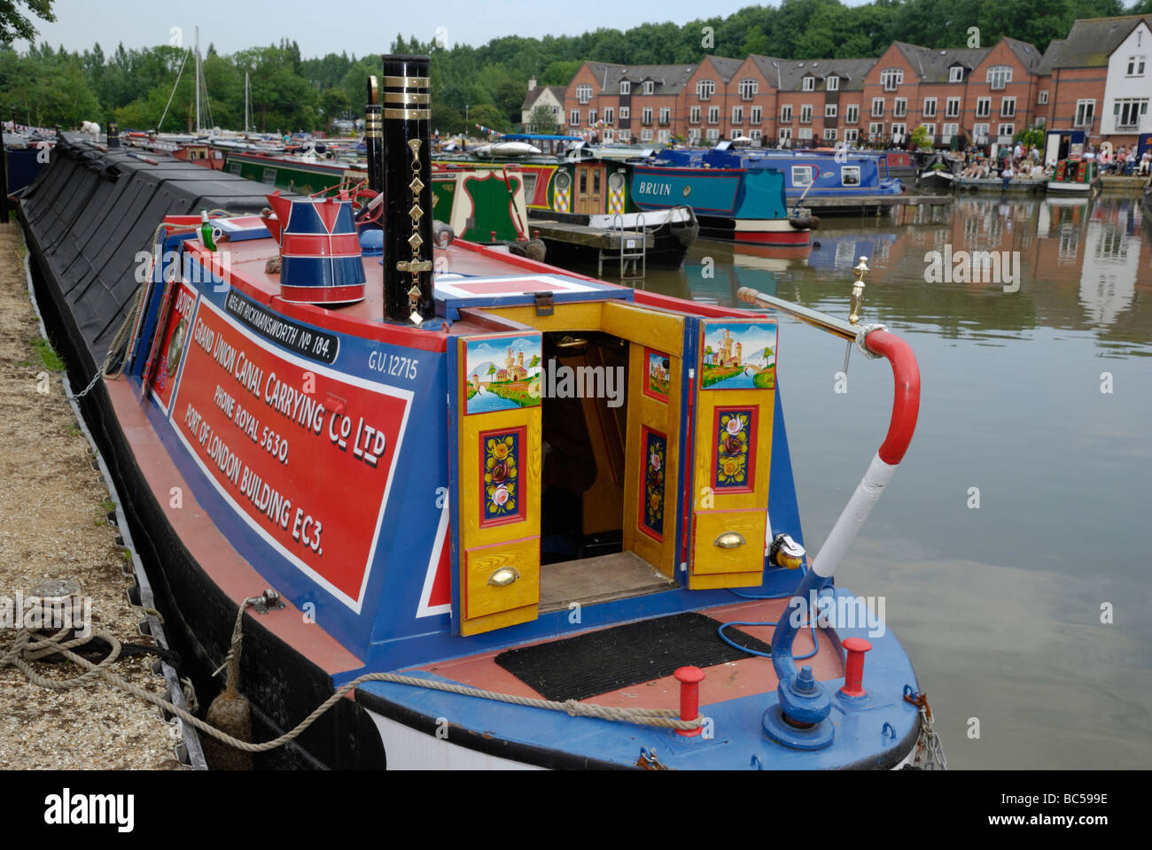 A traditional English narrow boat. Braunston Marina, Northamptonshire ...