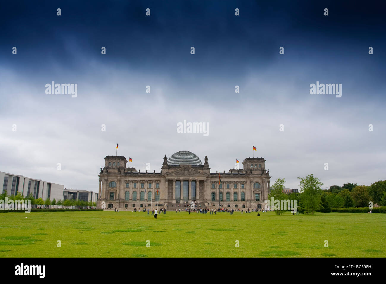 The reichstag horizontal hi-res stock photography and images - Alamy