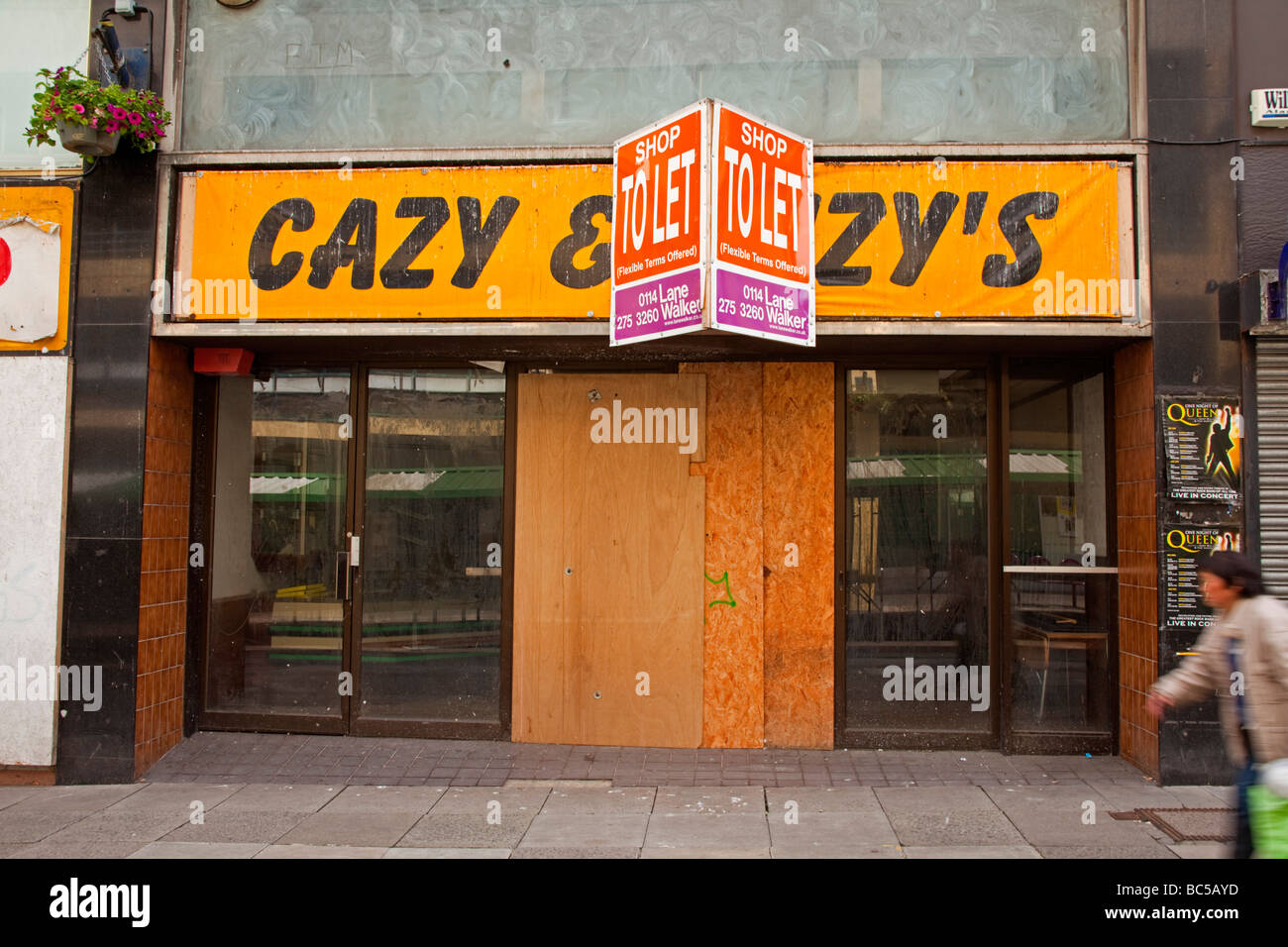 Shop to let Stock Photo - Alamy