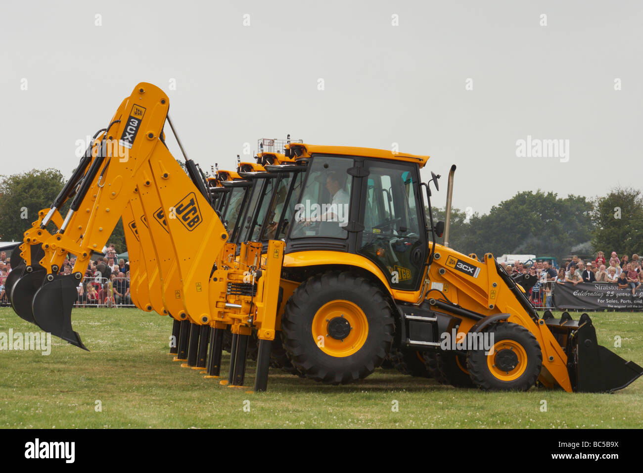 JCB 'dancing diggers' acrobatic display at the Derbyshire County Show ...