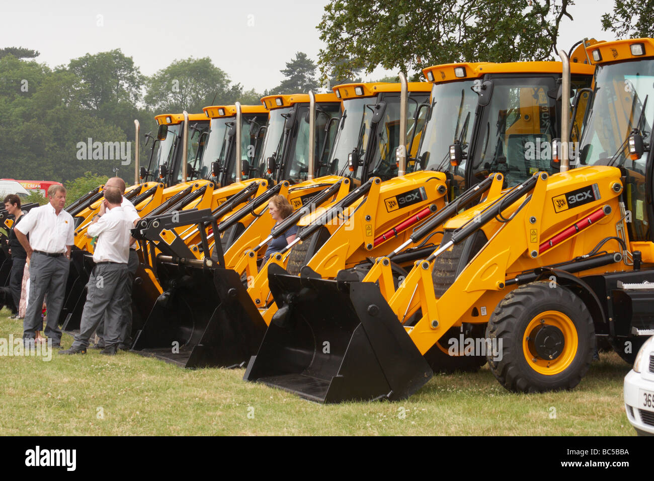 JCB 'dancing diggers' acrobatic display at the Derbyshire County Show ...