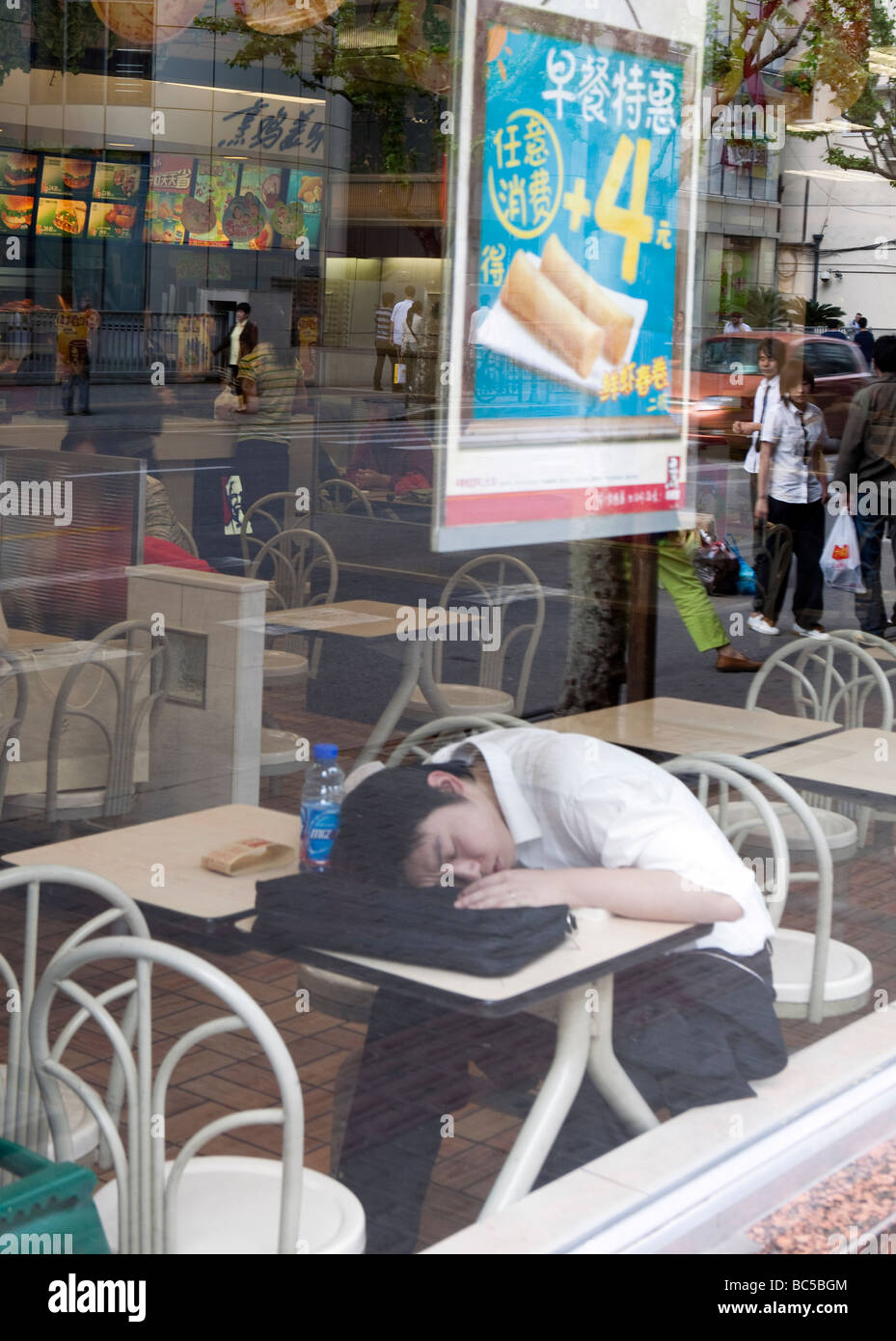 Chinese restaurant in shanghai table hi-res stock photography and ...