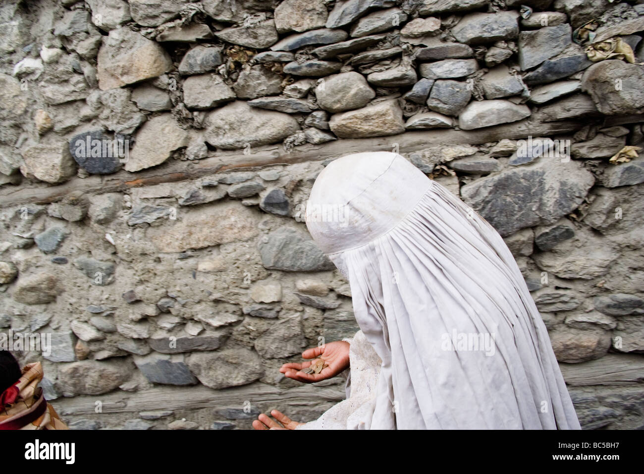 Gilgit woman, pakistan hi-res stock photography and images - Alamy
