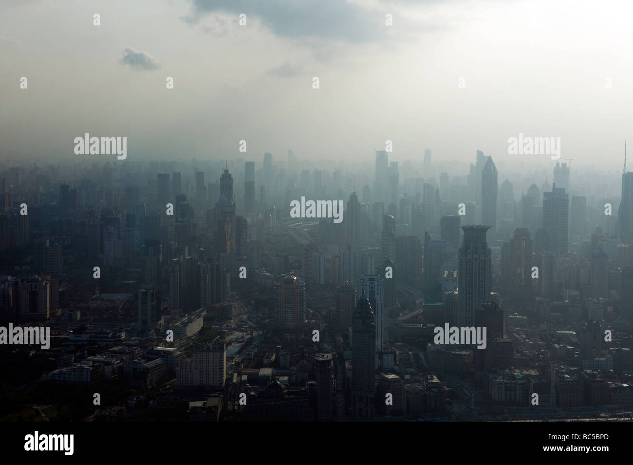 Smoggy shanghai china hi-res stock photography and images - Alamy