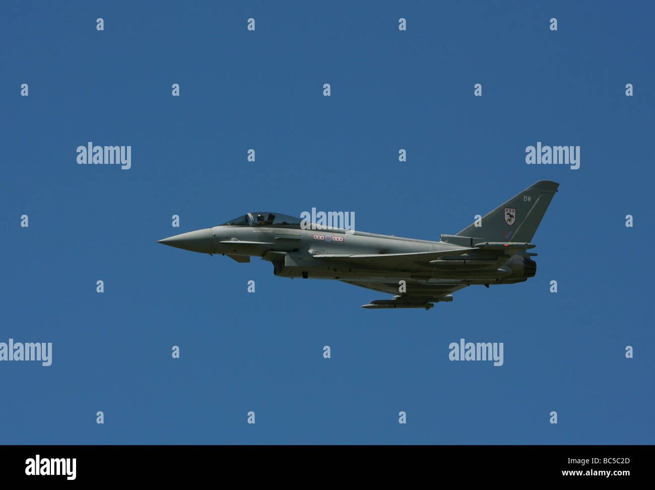 Side view eurofighter typhoon in flight hi-res stock photography and ...