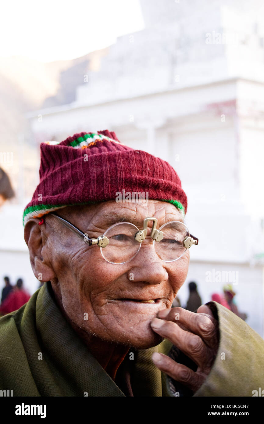 Tibetan pilgrim at the Labrang monastery, Xiahe, China Stock Photo - Alamy
