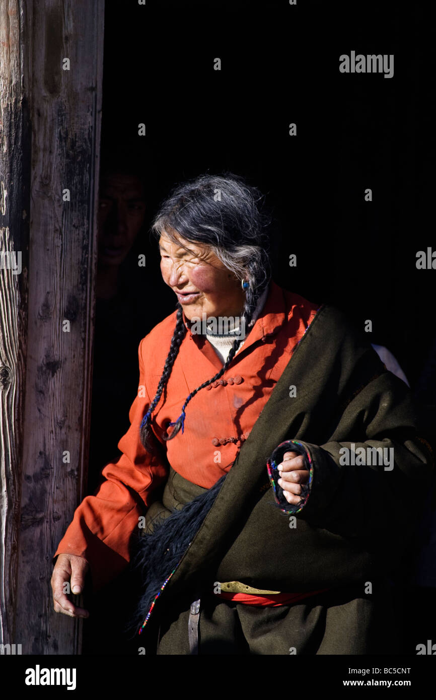 Tibetan pilgrim at the Labrang monastery, Xiahe, China Stock Photo - Alamy