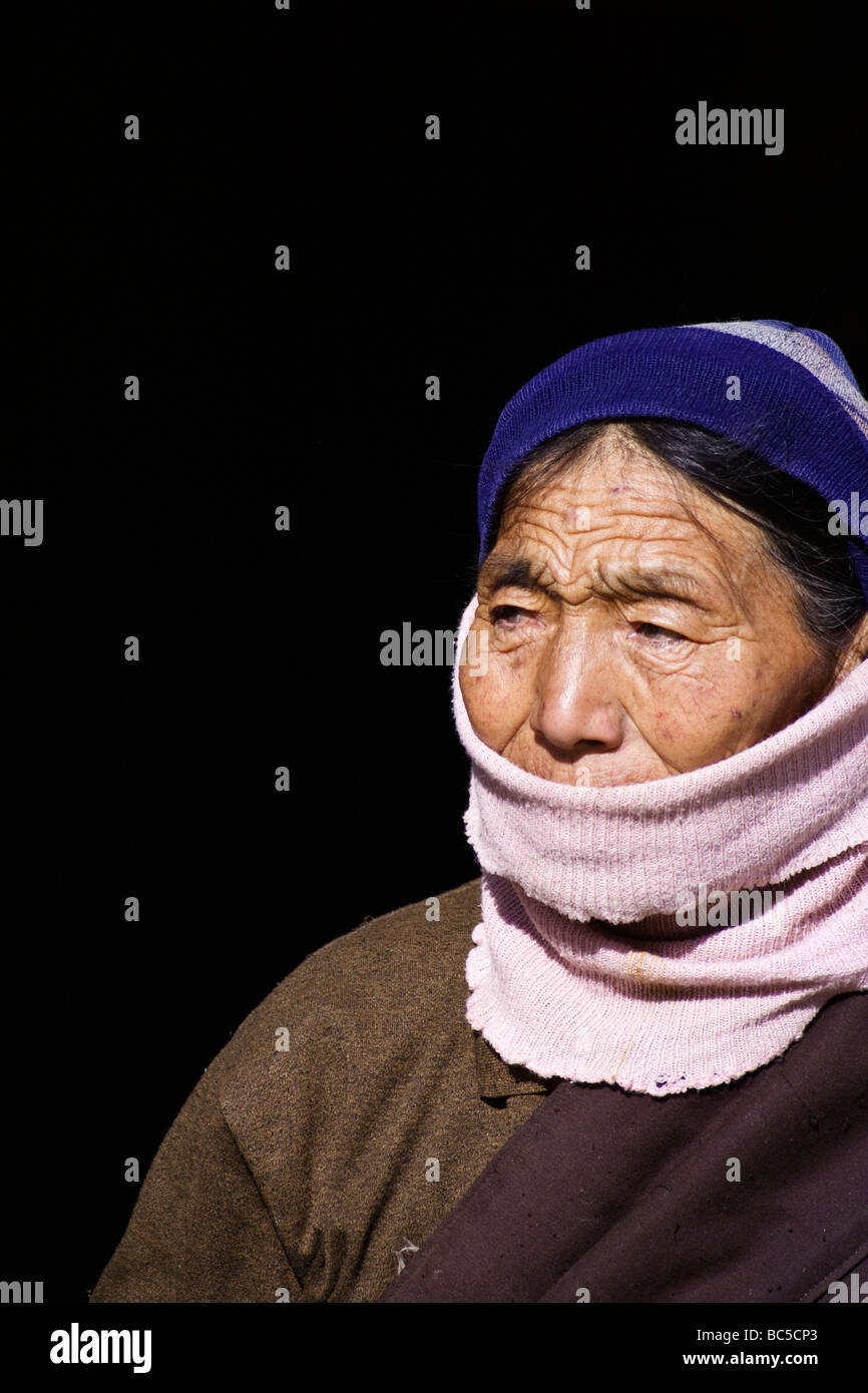 Tibetan pilgrim at the Labrang monastery, Xiahe, China Stock Photo - Alamy