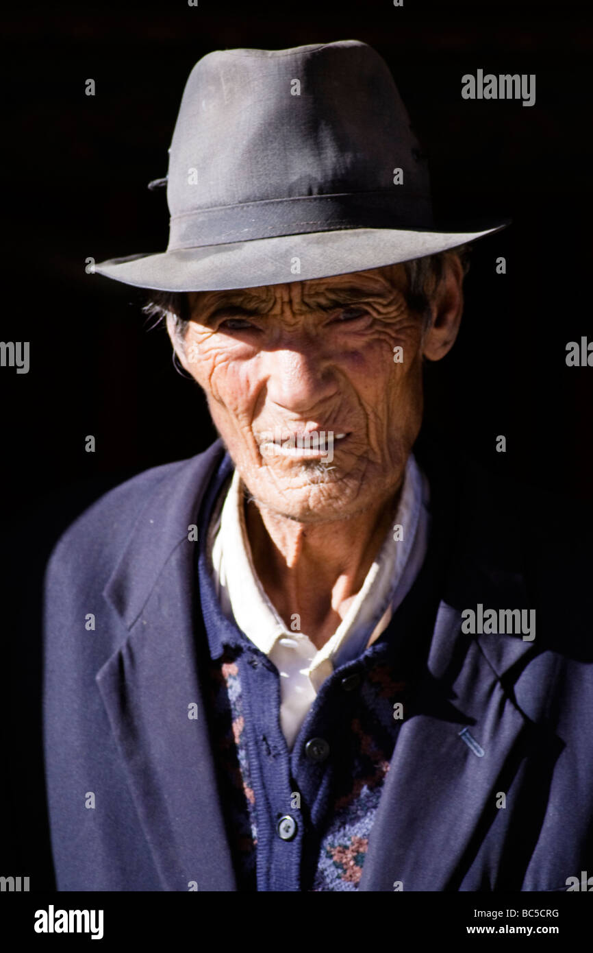 Tibetan pilgrim at the Labrang monastery, Xiahe, China Stock Photo - Alamy