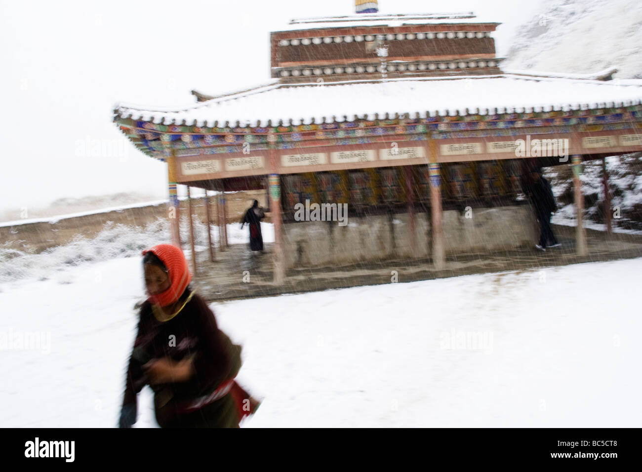 Tibetan pilgrim at the Labrang monastery, Xiahe, China Stock Photo - Alamy