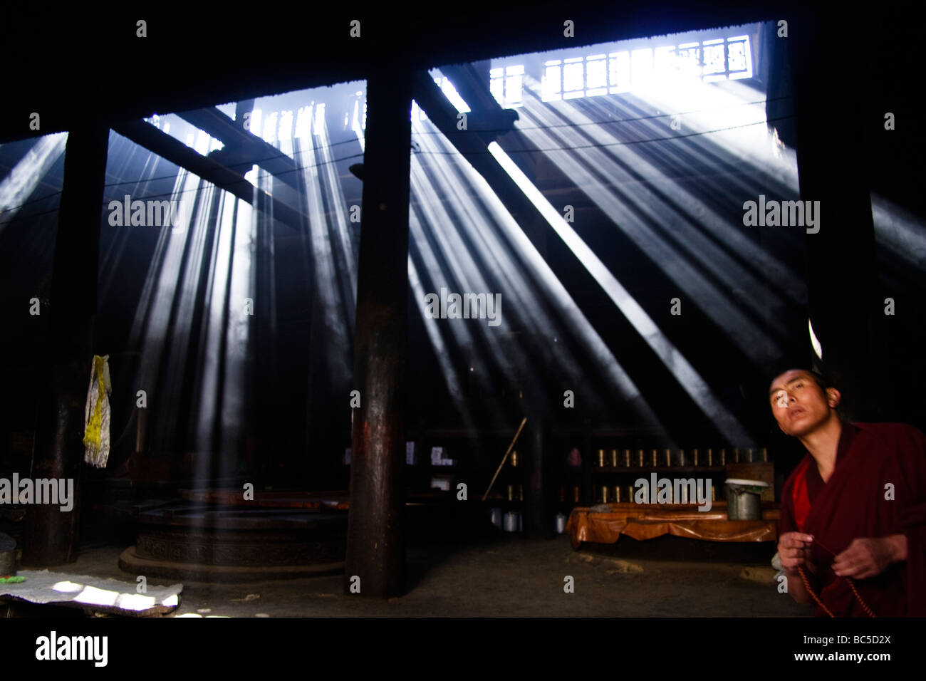 China tibetan monk labrang hi-res stock photography and images - Alamy