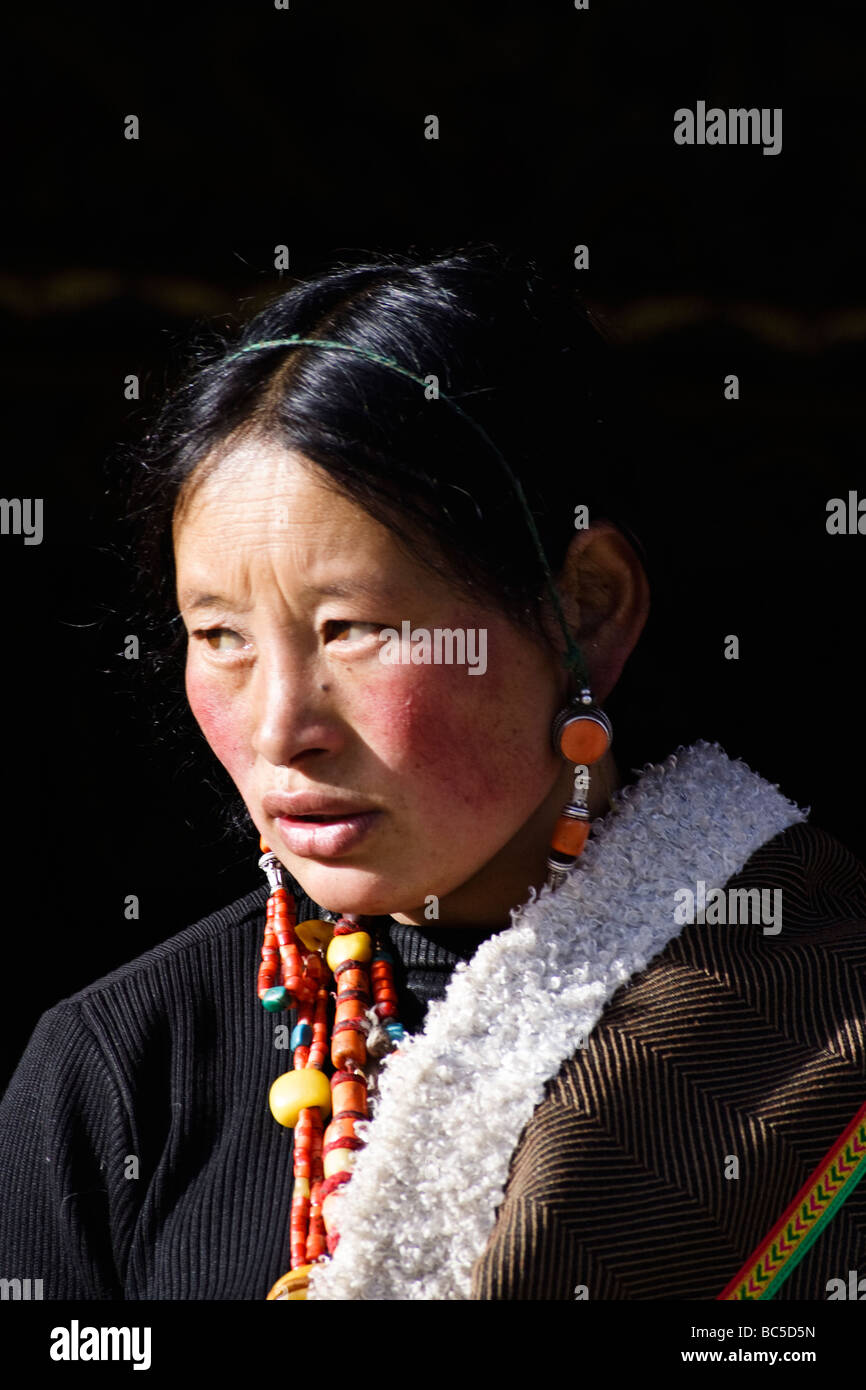 Tibetan pilgrim at the Labrang monastery, Xiahe, China Stock Photo - Alamy