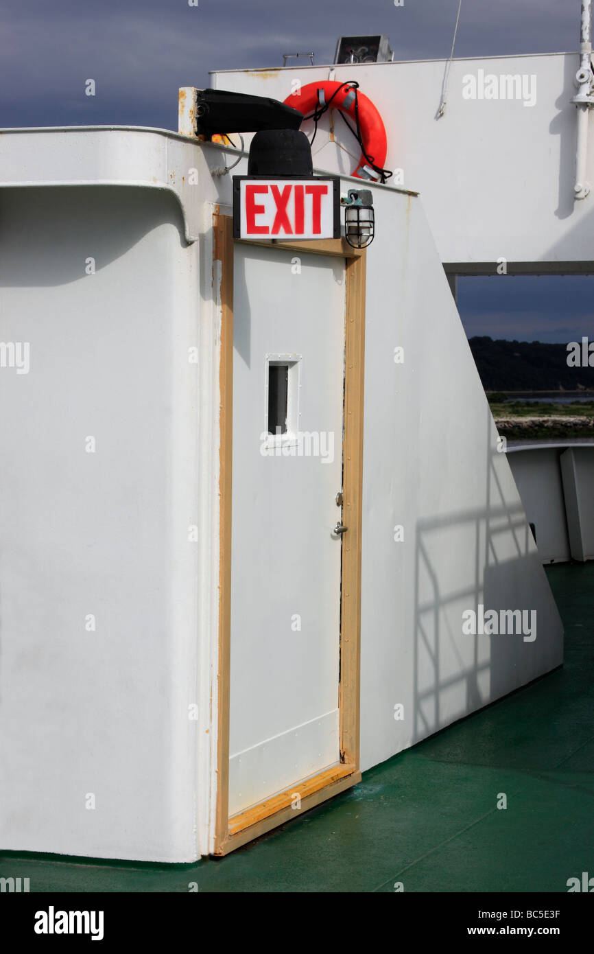 Emergency exit door sign on hi-res stock photography and images - Alamy