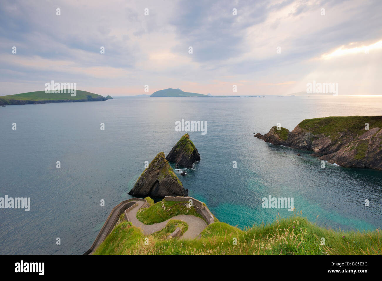 pathway leading to Dunquin Pier on Dingle Peninsula, Co.Kerry, Ireland ...