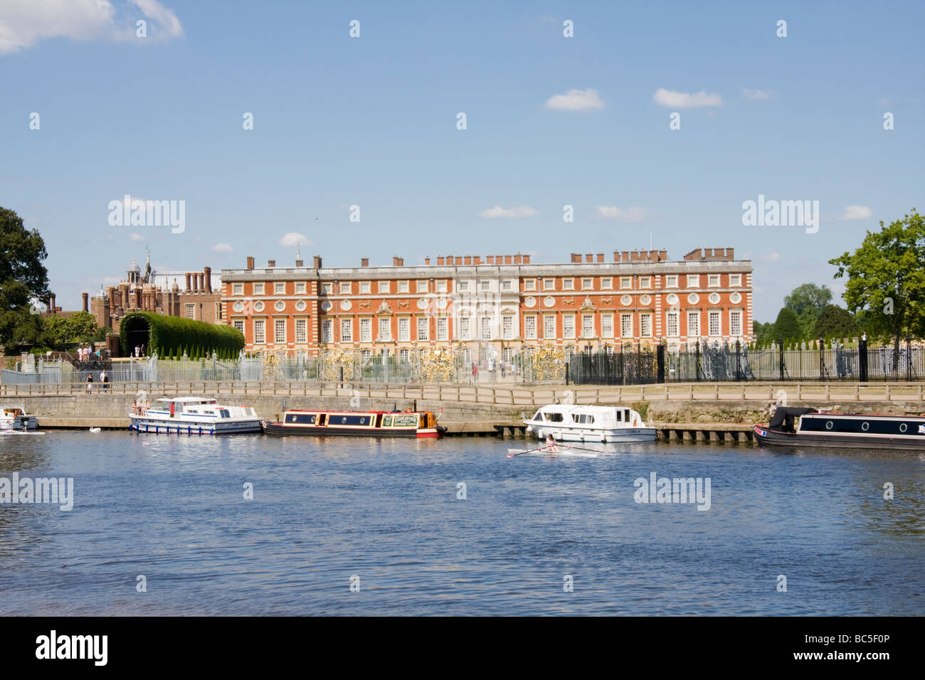 Hampton Court Palace London England Stock Photo - Alamy