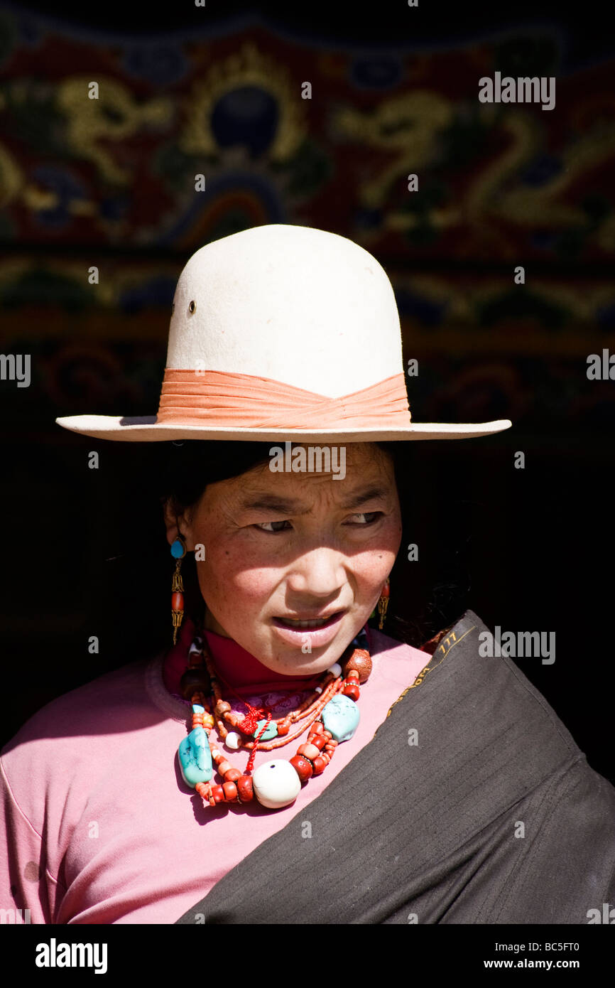 Tibetan pilgrim at the Labrang monastery, Xiahe, China Stock Photo - Alamy