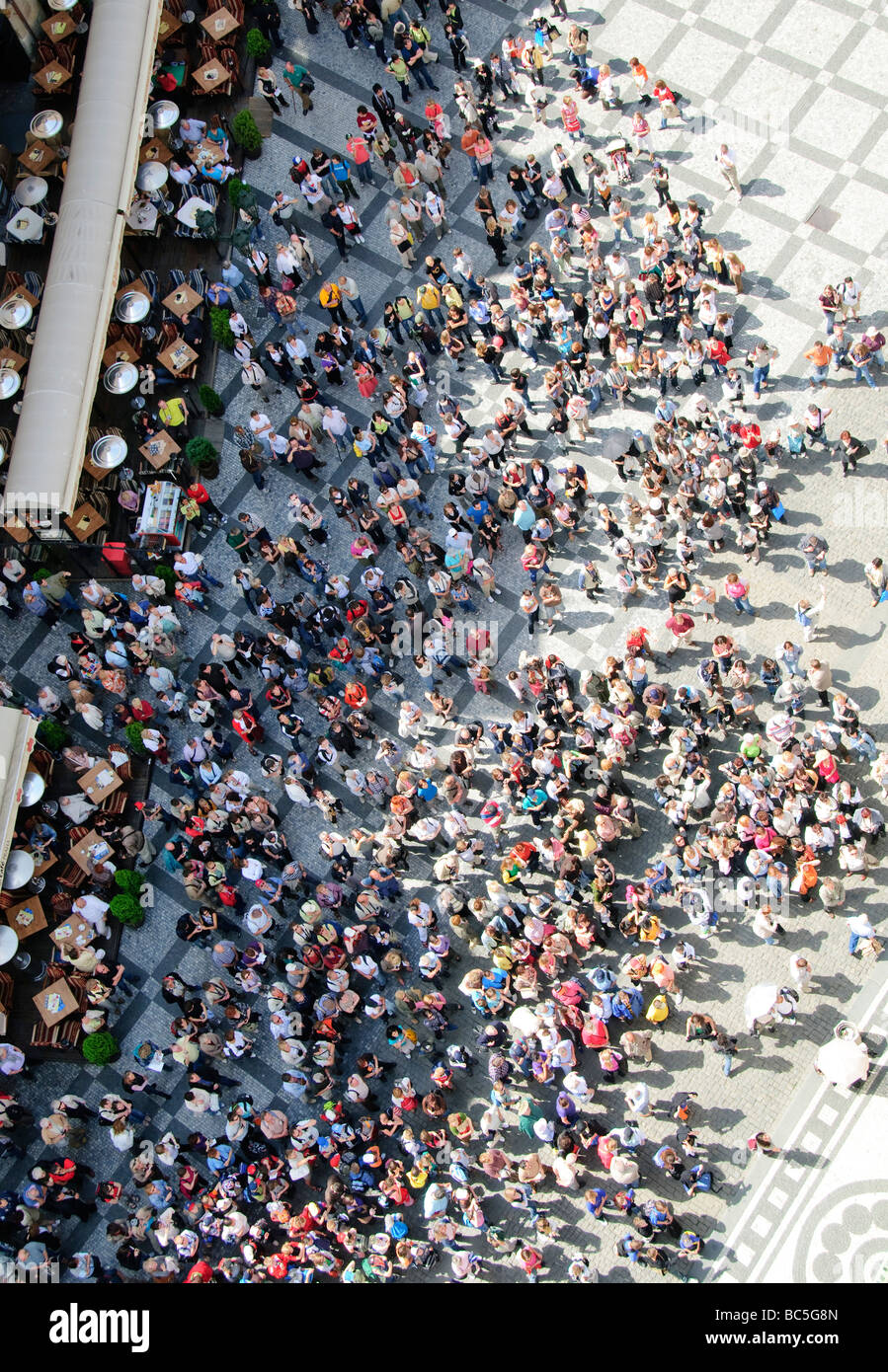 People Crowd Throng Waiting High Resolution Stock Photography and ...