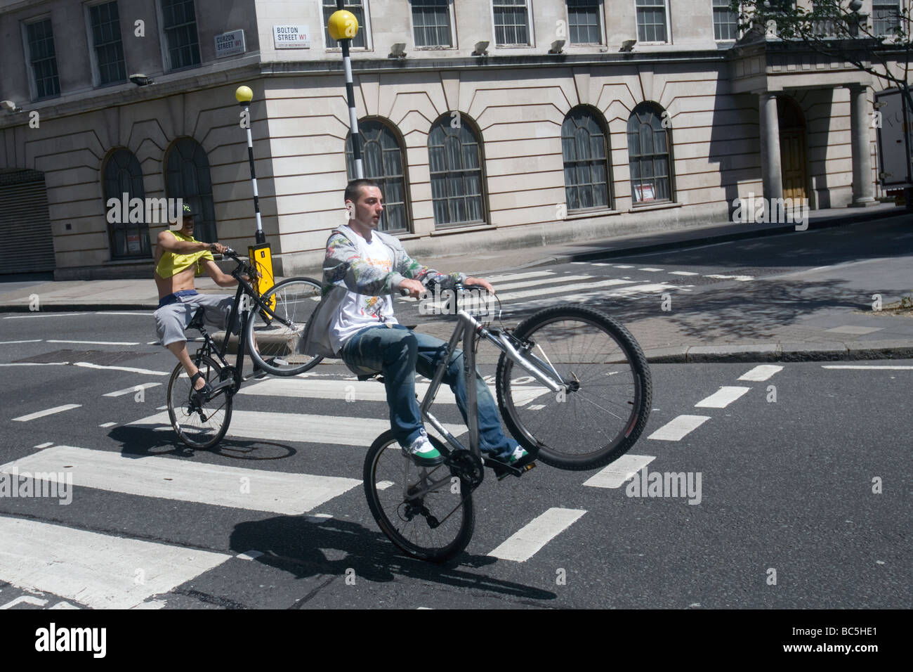 Wheelie cycle trick youth stunt hi-res stock photography and images - Alamy