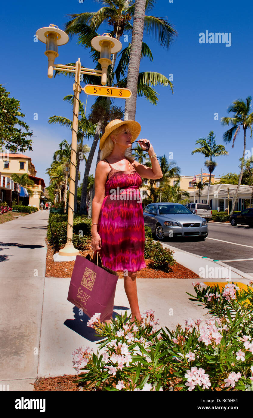 5th avenue in naples florida hi-res stock photography and images - Alamy