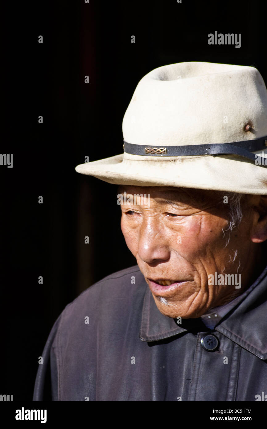 Tibetan pilgrim at the Labrang monastery, Xiahe, China Stock Photo - Alamy