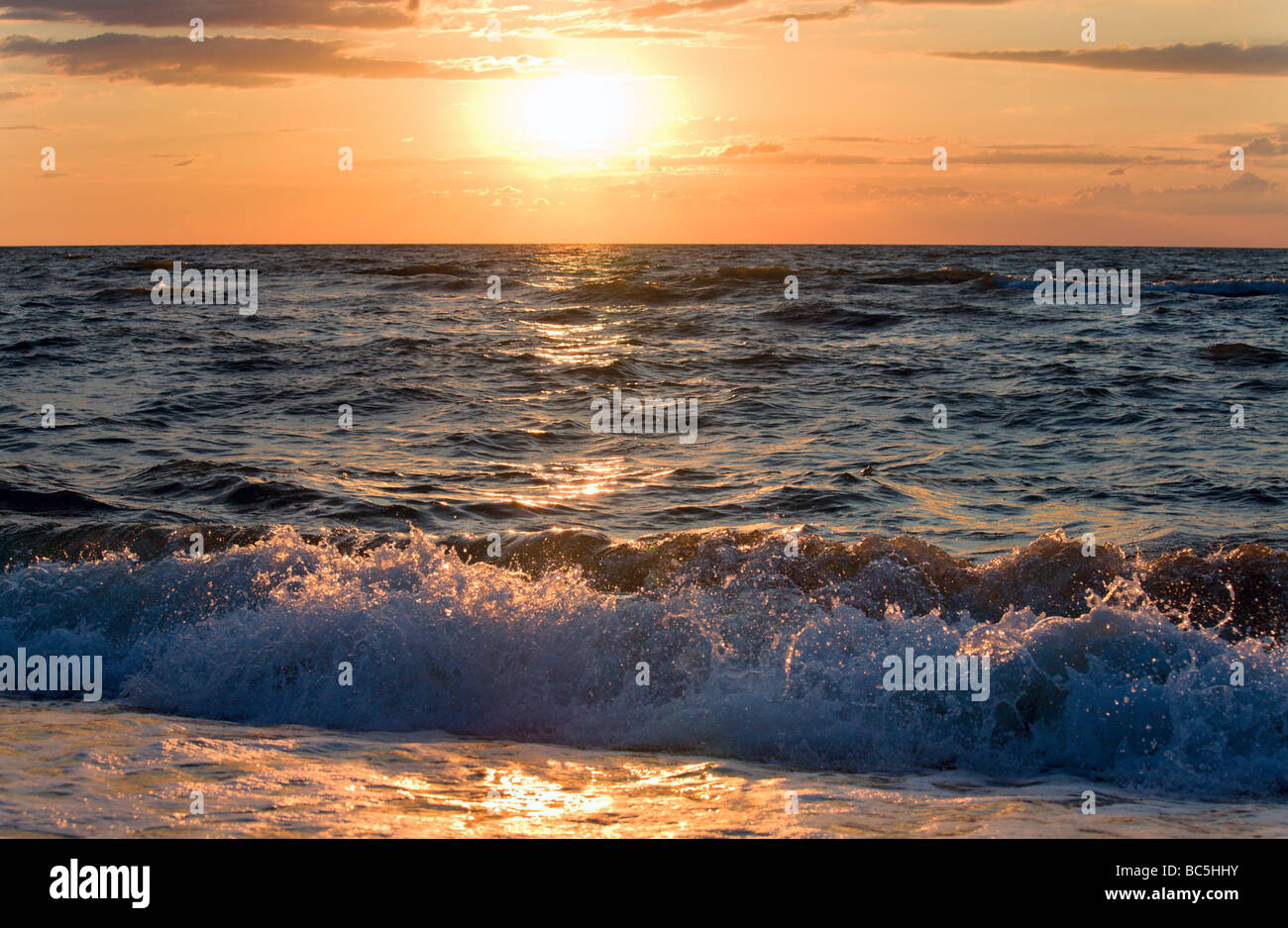 Green sea wave break hi-res stock photography and images - Alamy