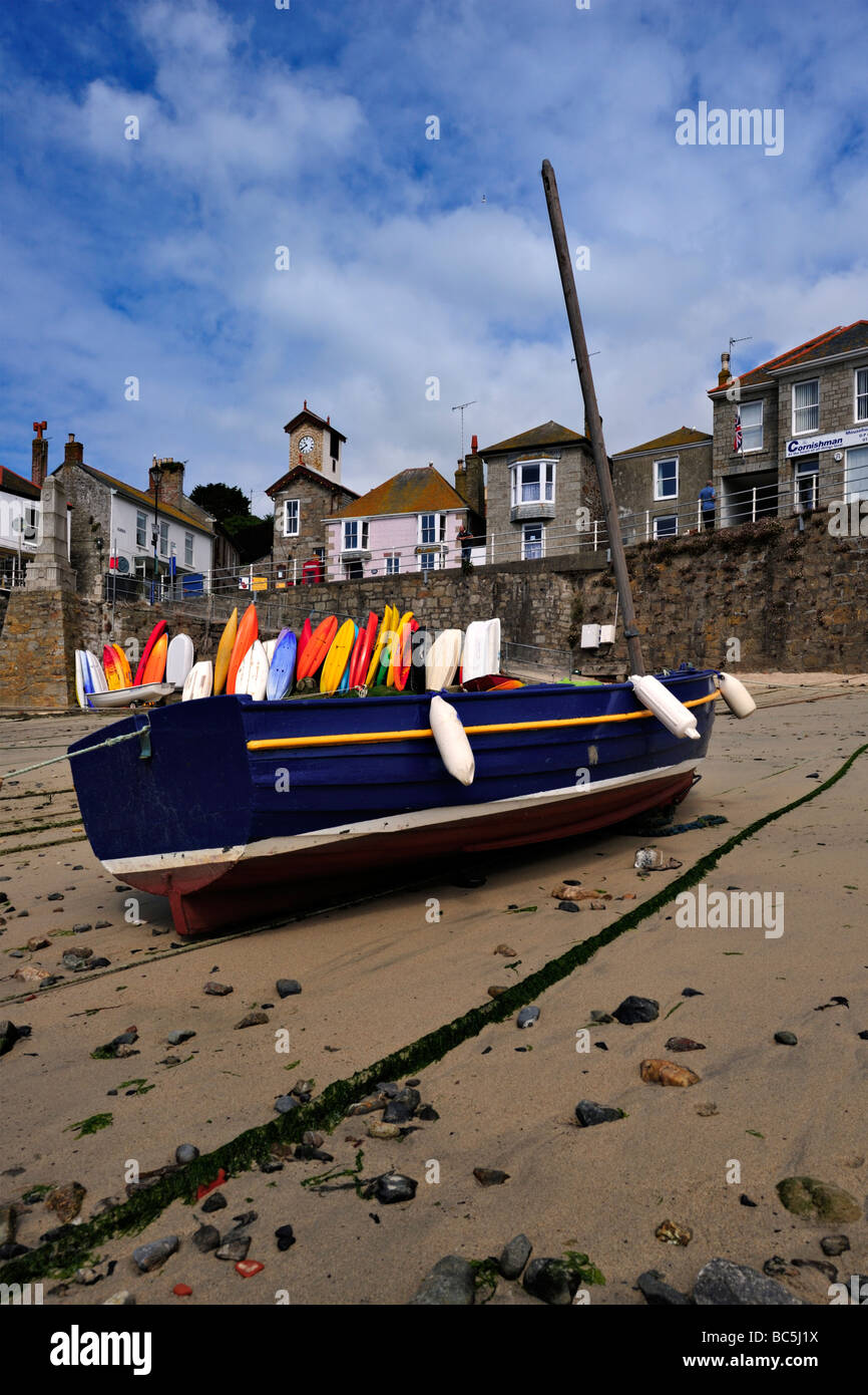 Mousehole cornwall boat hi-res stock photography and images - Alamy