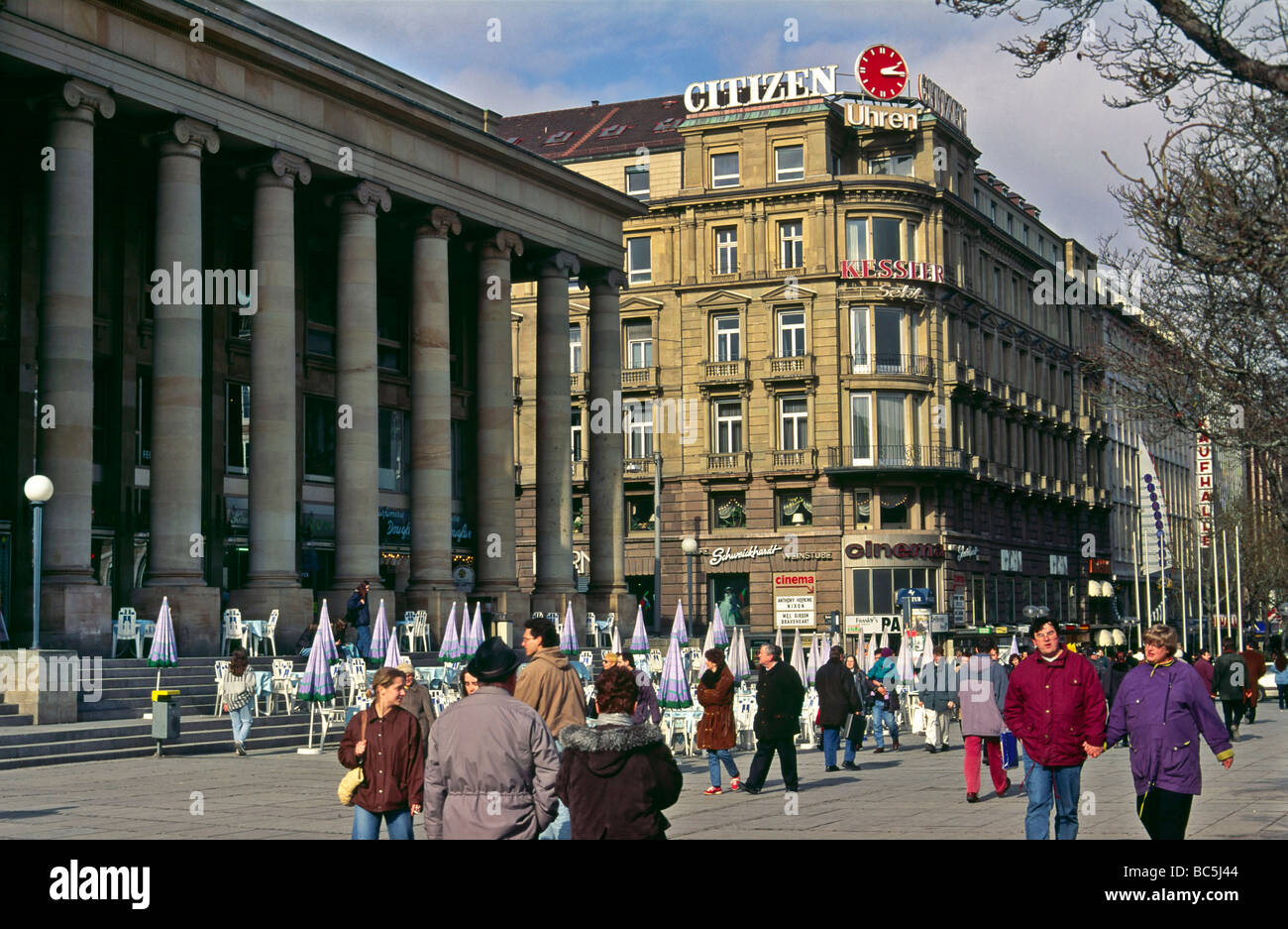 Schlossgarten shopping centre with crowds of shoppers. Stuttgart ...