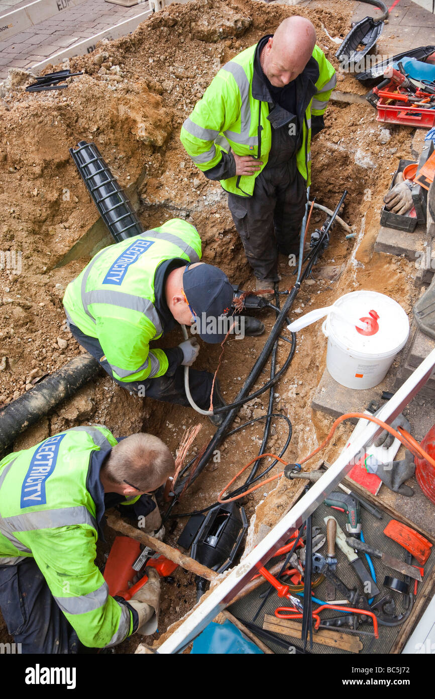 Electrical utilities energy repair hi-res stock photography and images ...